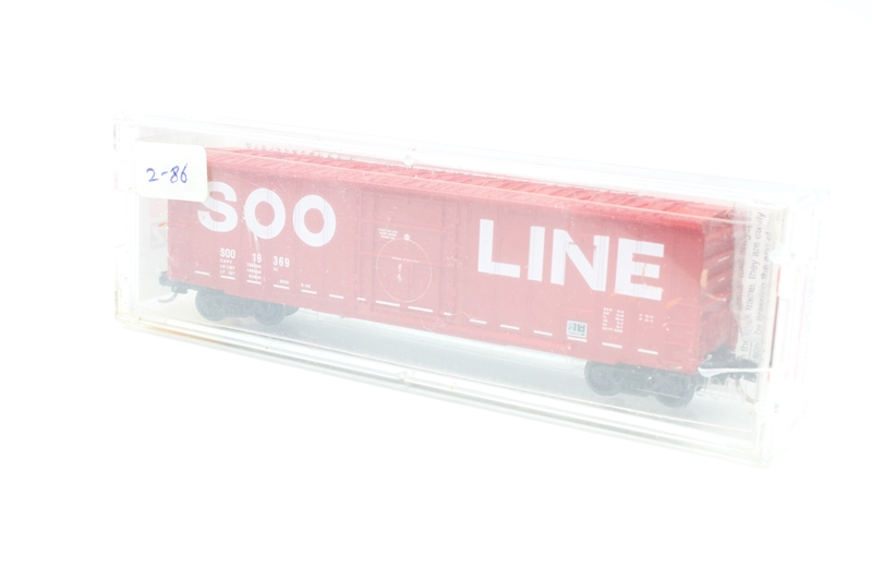 Micro-Trains 27260 50' steel rib-side plug door without roofwalk boxcar - Hattons