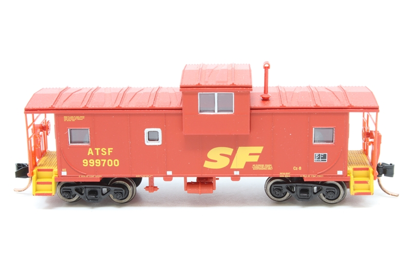 Atlas 30459 Cupola extended vision caboose of the Santa Fe - red 999700