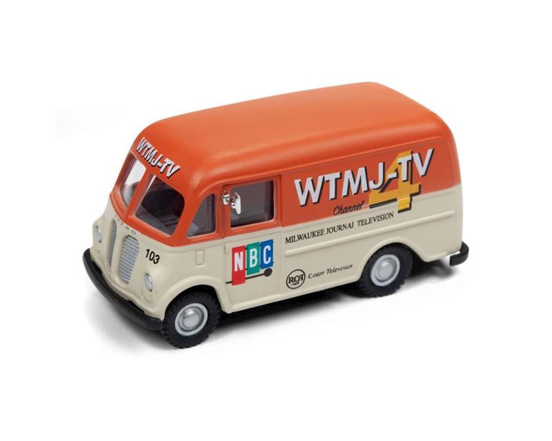 Classic Metal Works 30522CMW International Harvester Metro Van NBC ...