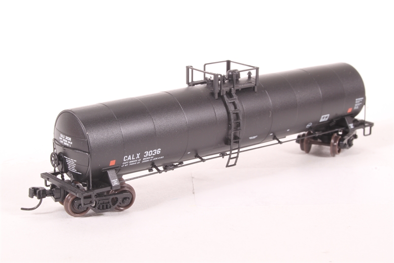Atlas 30761 23,500 gallon general service tank car of the California Rail