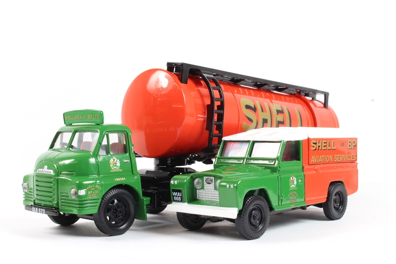 Corgi 31005 'Shell/BP' Articulated Cylindrical Tanker and - Hattons