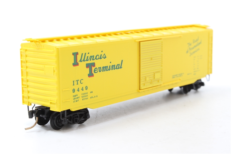 Micro-Trains 31010-9440 50' PS-1 boxcar of the Illinois Terminal - yellow