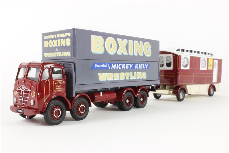 Corgi 31012COR Foden FG 8-wheel Pole Truck & Caravan 'Mickey Kiely'