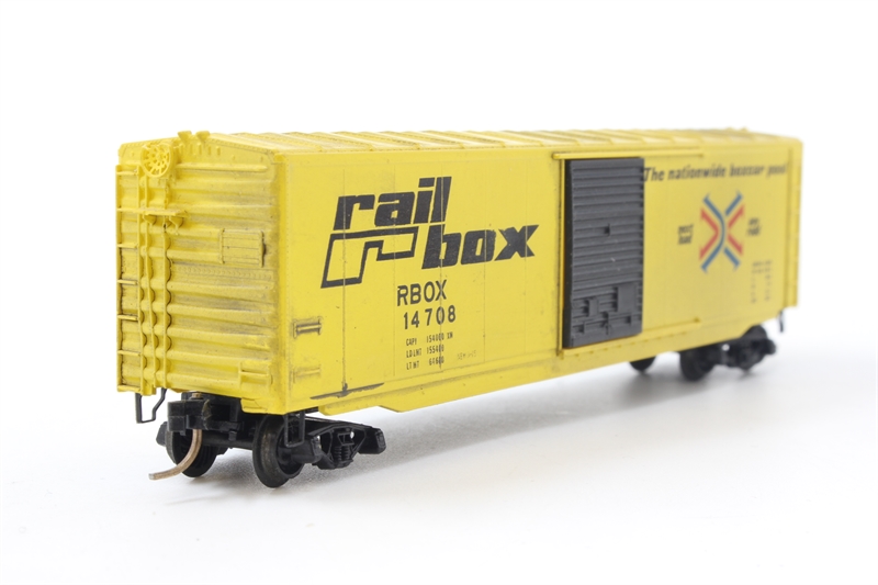 Micro-Trains 31020-14708 50' PS-1 boxcar of RailBox - yellow with black