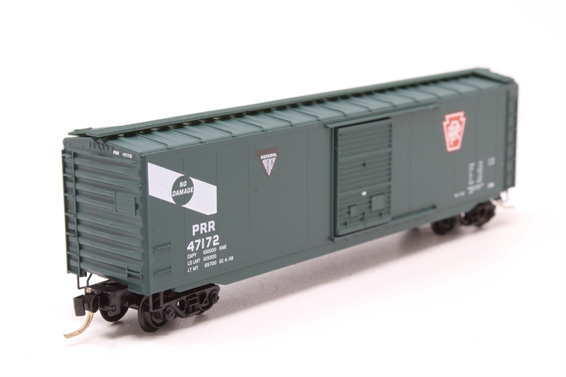 Micro-Trains 31270 50' PS-1 boxcar of the Pennsylvania Railroad - green