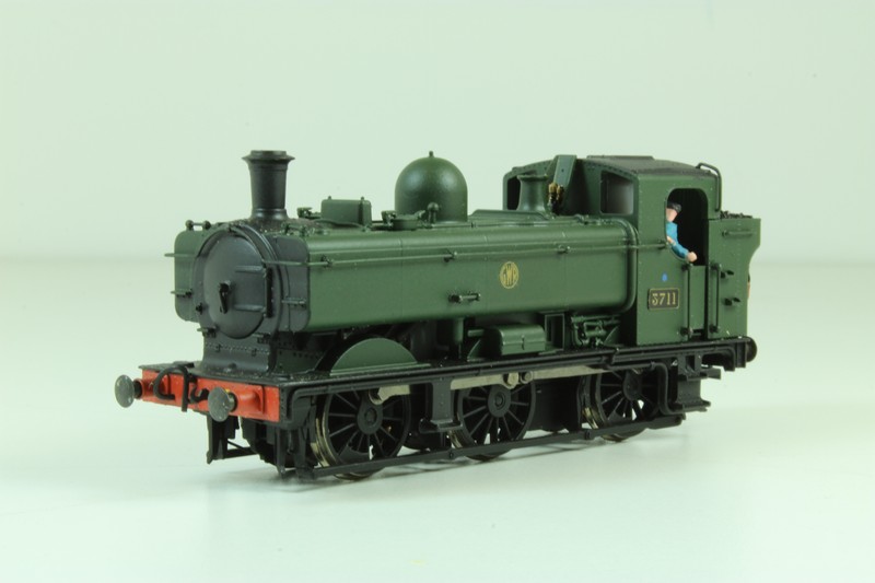 Bachmann Branchline 32-200LN Class 8750 Pannier 3711 in GWR livery - DCC