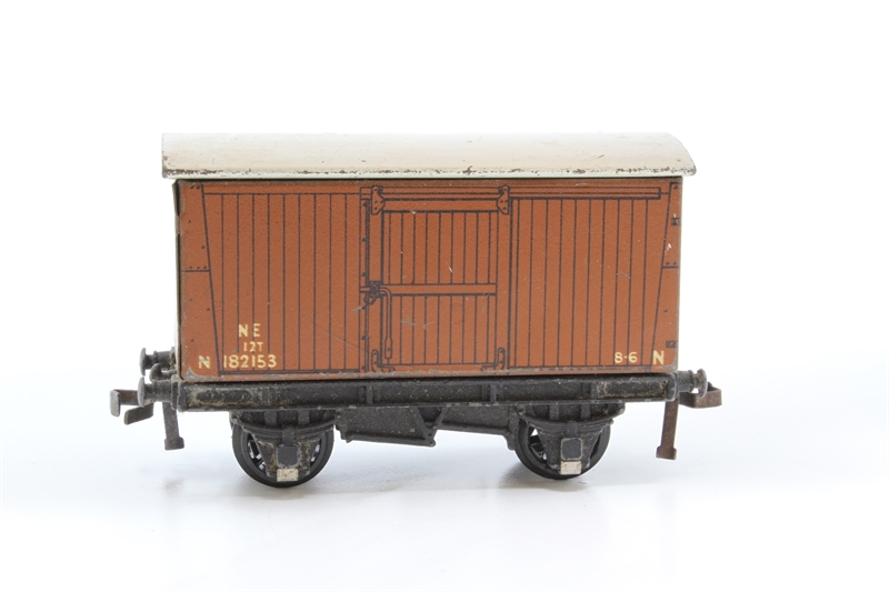 Hornby Dublo 32040-182153 12 ton goods van 182153 in LNER - Hattons
