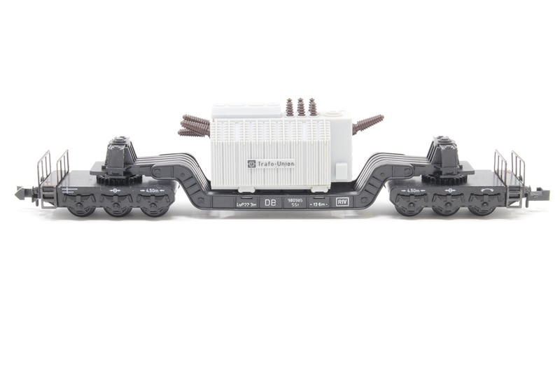 Minitrix 3298 Depressed center six axle flat car of the DB - Hattons