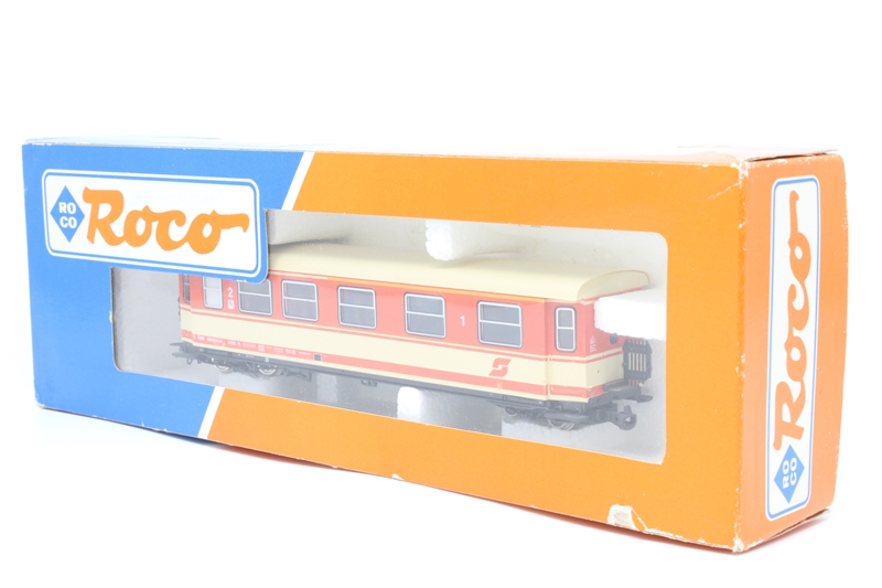 Roco 34000 1st/2nd Class Composite Coach - - Hattons