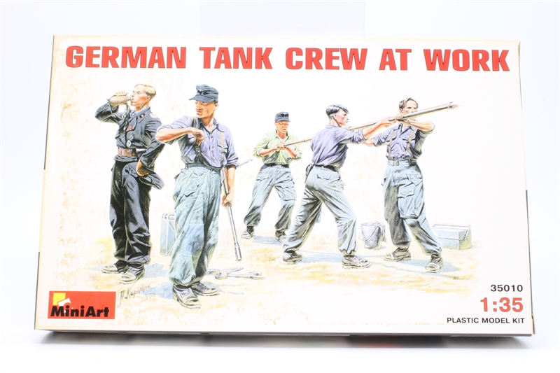 MiniArt 35010MIA German Tank Crew At Work