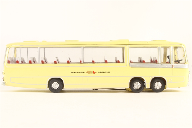 Corgi 35305COR Bedford VAL - 'Wallace Arnold Tours' - Hattons