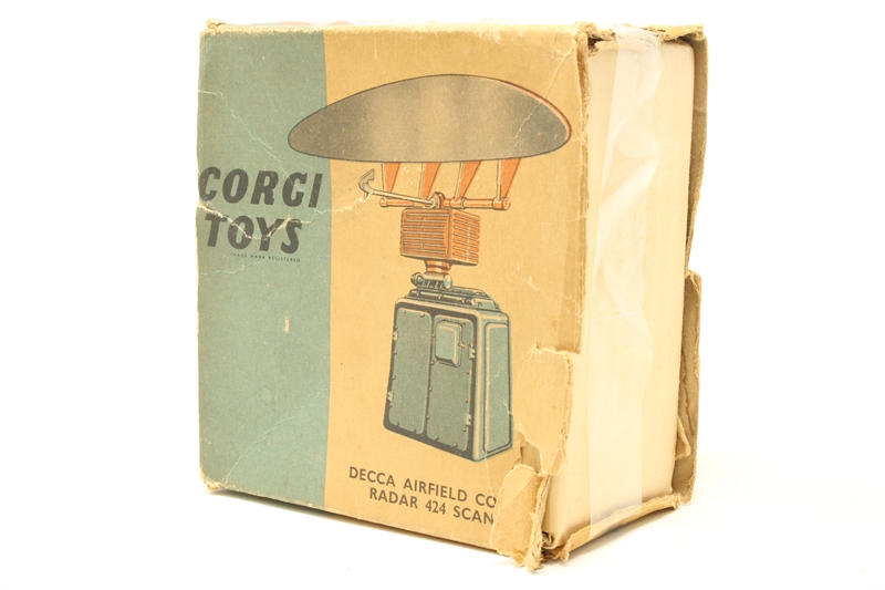 Corgi 353COR Decca airfield control radar 424 scanner - Hattons
