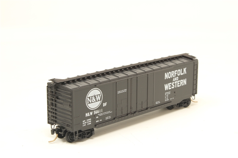 Micro-Trains 36020-56611 50' steel double plug door boxcar of the Norfolk