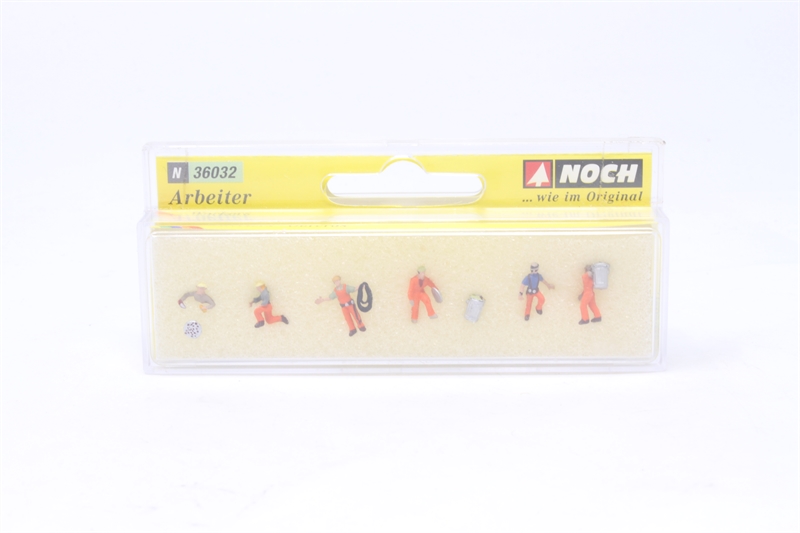 Noch 36032Noch Workers with Accessories (6) - Hattons