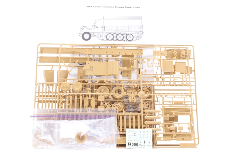 Italeri 360 Schwerer Wehrmachtsschlepper Gerat 71 German cargo halftrack
