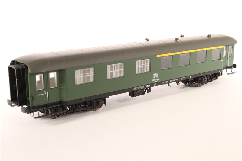 ESU 36105ESU 1st Class Express Coach with Baggage Compartment of the DB,