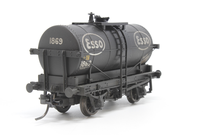 Bachmann Branchline 37-666B-1869 14 ton tank wagon 1869 in Esso black