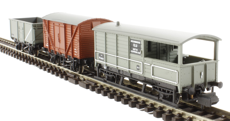 Graham Farish 370-110 Depot Master train set with Class 04 - Hattons