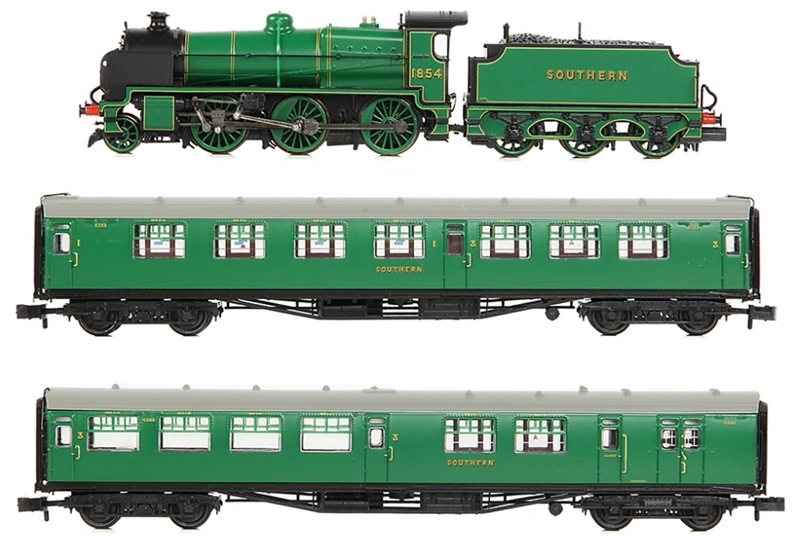 Graham Farish 370-165 Thanet Flyer Train Set with SECR N Class 2-6-0 in
