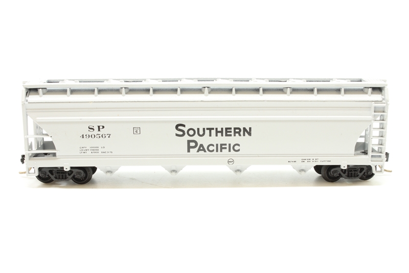Atlas 3702ATL 4-bay ACF 5250 covered hopper of the Southern Pacific