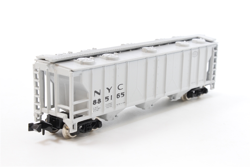 Atlas 3728ATL 3-bay PS 2 covered hopper of the New York - Hattons