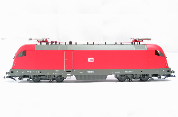 Piko 37410 Class BR182 "Taurus" Electric loco of the - Hattons