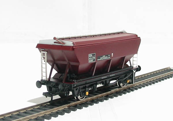 Bachmann Branchline 38-020 46 tonne CEA covered hopper - Hattons