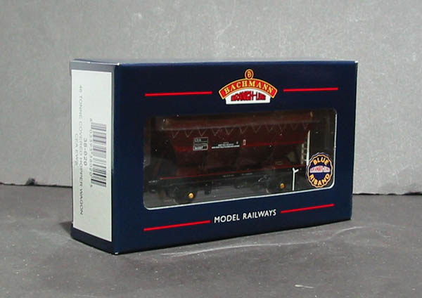 Bachmann Branchline 38-020 46 tonne CEA covered hopper - Hattons