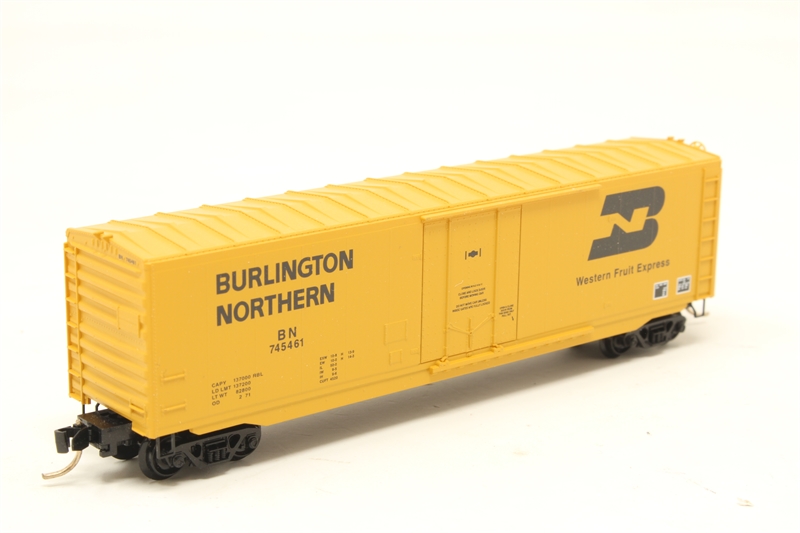 Micro-Trains 38160-745461 50' steel plug door no roofwalk - Hattons