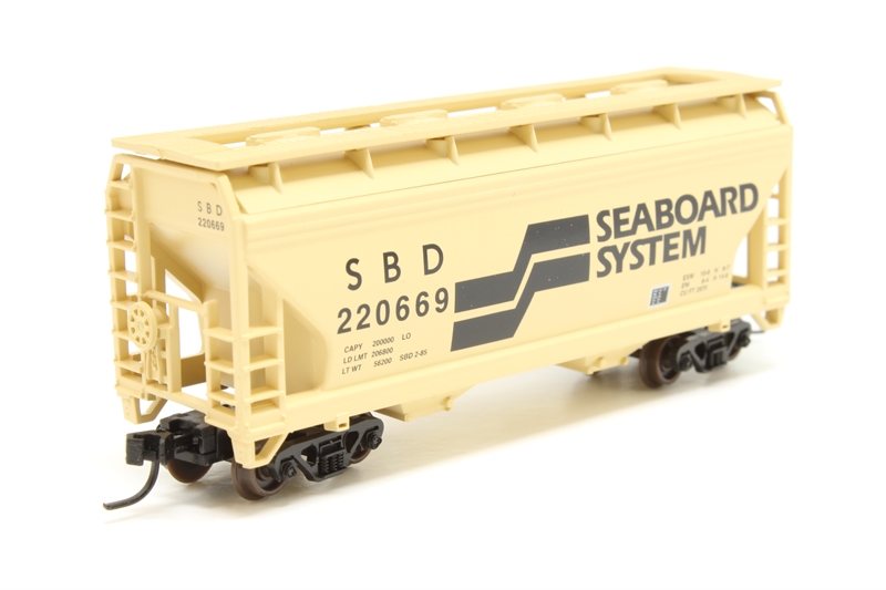 Atlas 39062 2-bay center flow covered hopper of the Seaboard System
