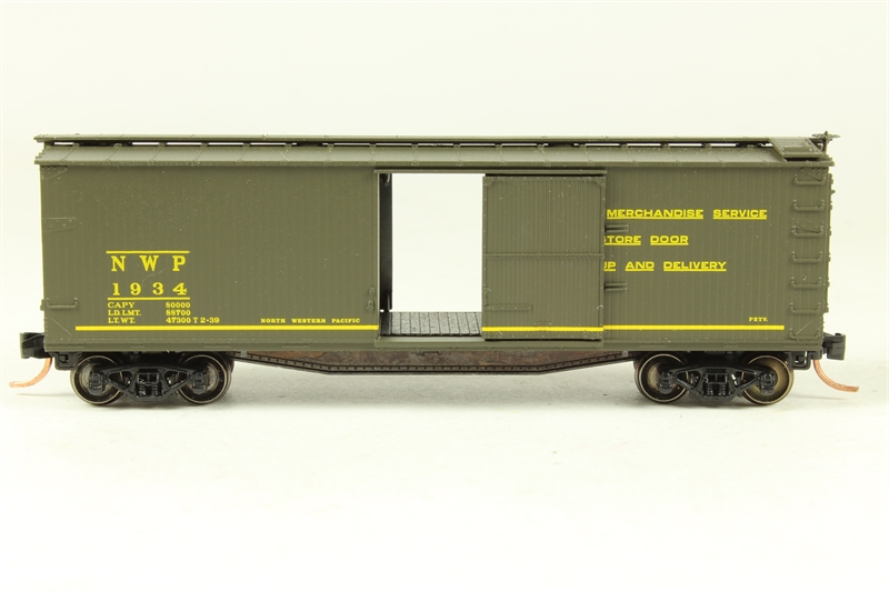Micro-Trains 39140-1946 40' wood vertical brake wheel boxcar of the