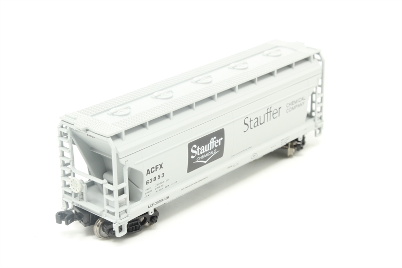 Atlas 39907A 3-bay ACF 3560 round hatch covered hopper of Stauffer ...