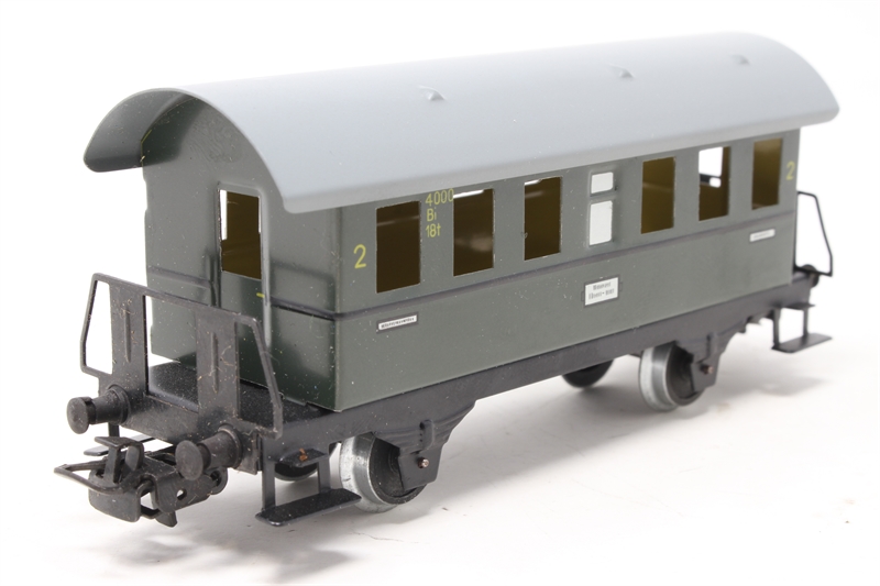 Marklin 4000Marklin 2nd Class Passenger Coach of the DB