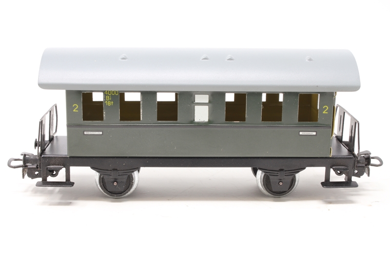 Marklin 4000Marklin 2nd Class Passenger Coach of the DB