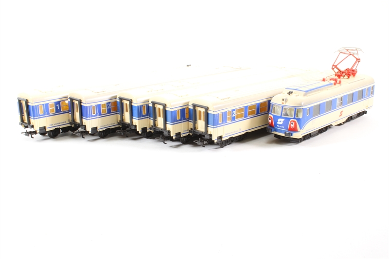 Kleinbahn 4010KB Express Train Unit of the +ûBB - Hattons