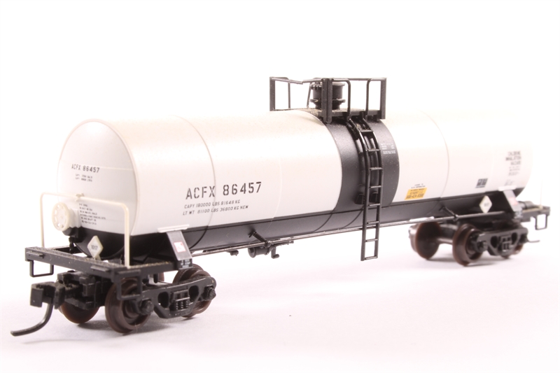 Atlas 40523 17,300 gallon general service tank car of the American Car