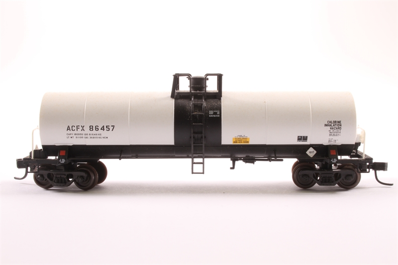 Atlas 40523 17,300 gallon general service tank car of the American Car