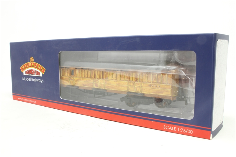 Kitbuilt 4147KB LNER full brake coach in LNER teak 4147 - - Hattons