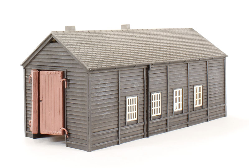 Graham Farish 42-096 Wooden Engine Shed (117 x 49 x 53mm) - Hattons