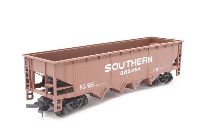 Bachmann USA 43-1006-F6BAC 42' Open Quad Offset Hopper