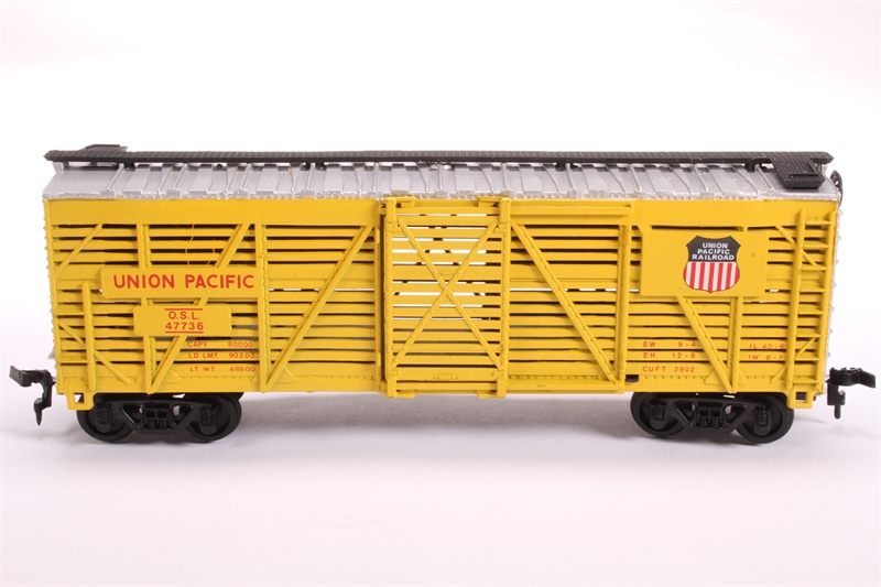 Bachmann USA 43-1015-01BAC 40' Stock Car in Union Pacific Livery