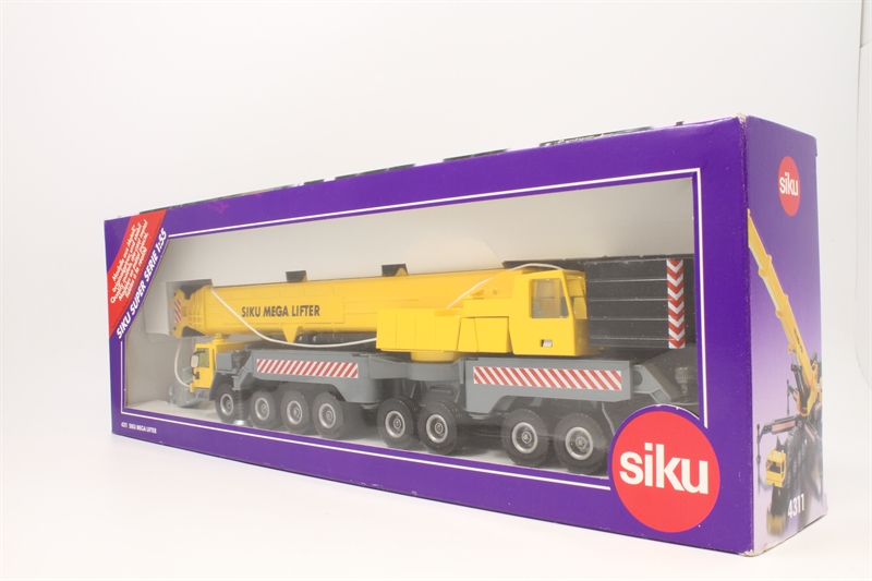 Siku 4311Siku Super mega lifter telescopic mobile crane - Hattons
