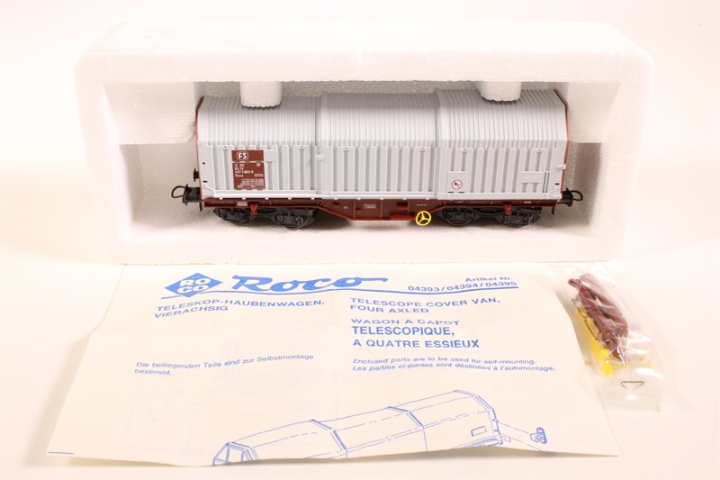 Roco 4395G Telescopic Wagon of the Italian FS - Hattons