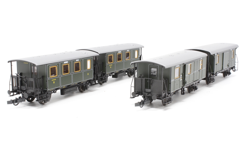 Roco 44014Roco Set of Four 4-Wheel Passenger/Parcel - Hattons
