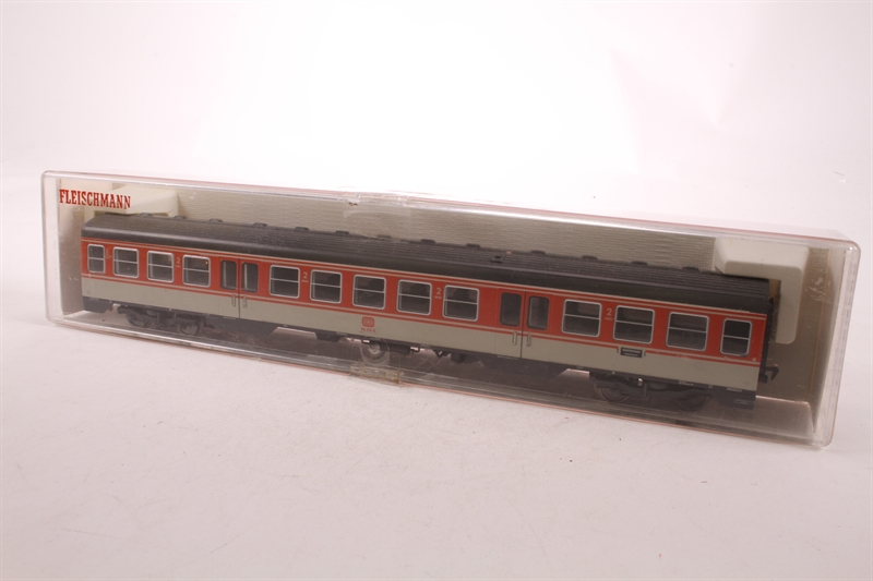 Fleischmann 4432FL Centre Car for Class BR 614 DMU of the - Hattons