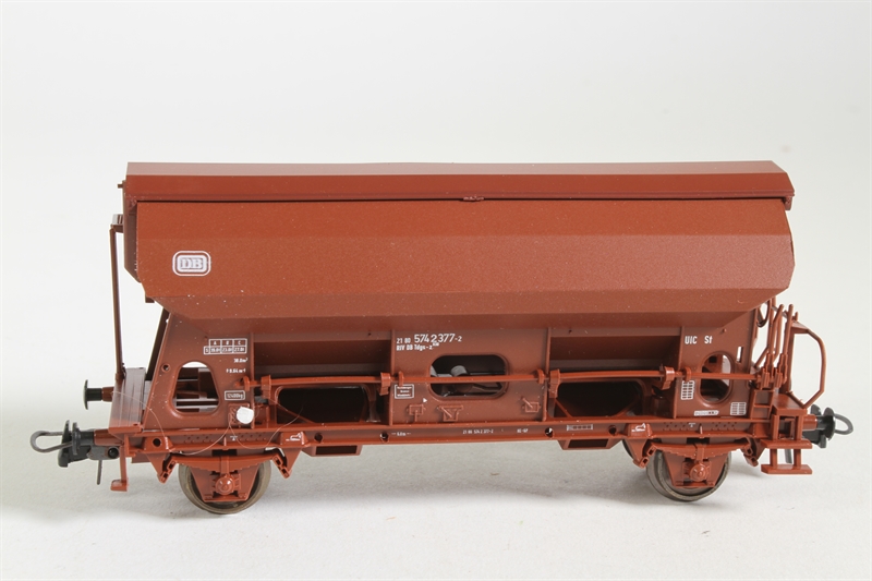 Roco 44341A 4-Wheel Hopper Wagon of the Belgian SNCF