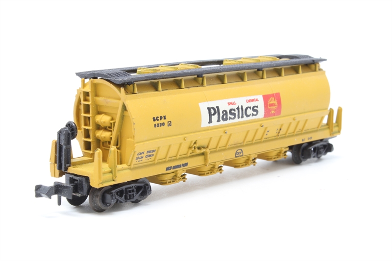 Minitrains 4441F 4-bay covered hopper Shell 5220