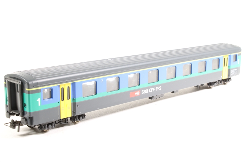 Roco 44495 1st Class Express Coach of the SBB