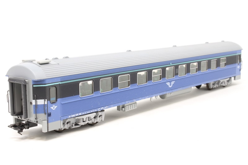 Roco 44726 2nd Class Passenger Coach of the SJ - Hattons