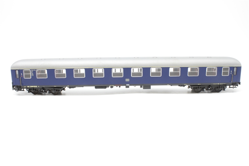 Roco 44741 1st Class Express Coach A4++m-61 of the DB - Hattons